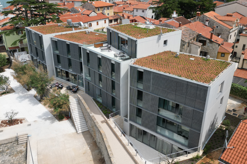 Sliding shading panels for a coastal resort in Croatia - Soltec