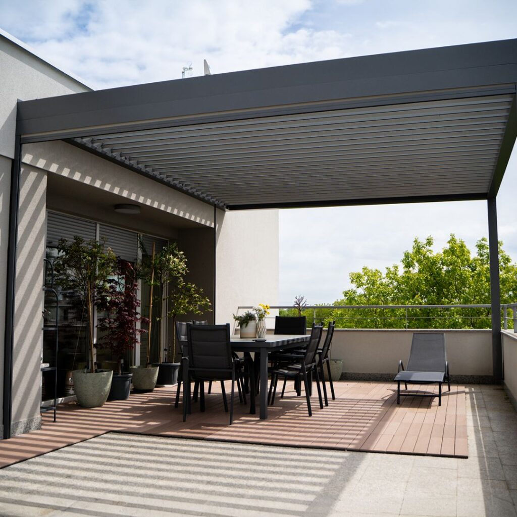 Soltec bioclimatic pergola - Soltec