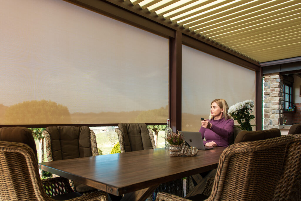 Top 5 Gründe, warum eine Pergola mit ZIP-Rollo-Beschattung die beste ...